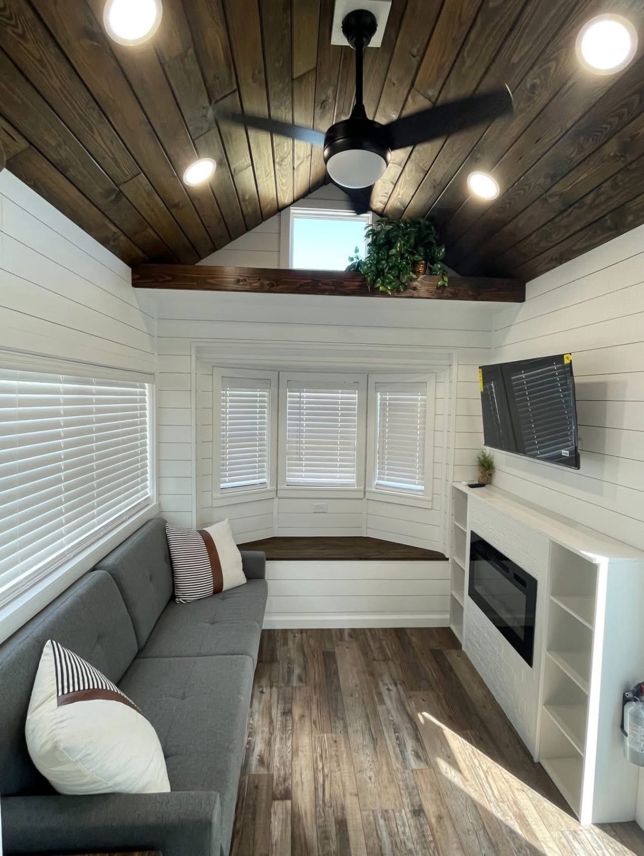 Brand new 250 Square Foot Tiny Home – escapetravelertinyhomes